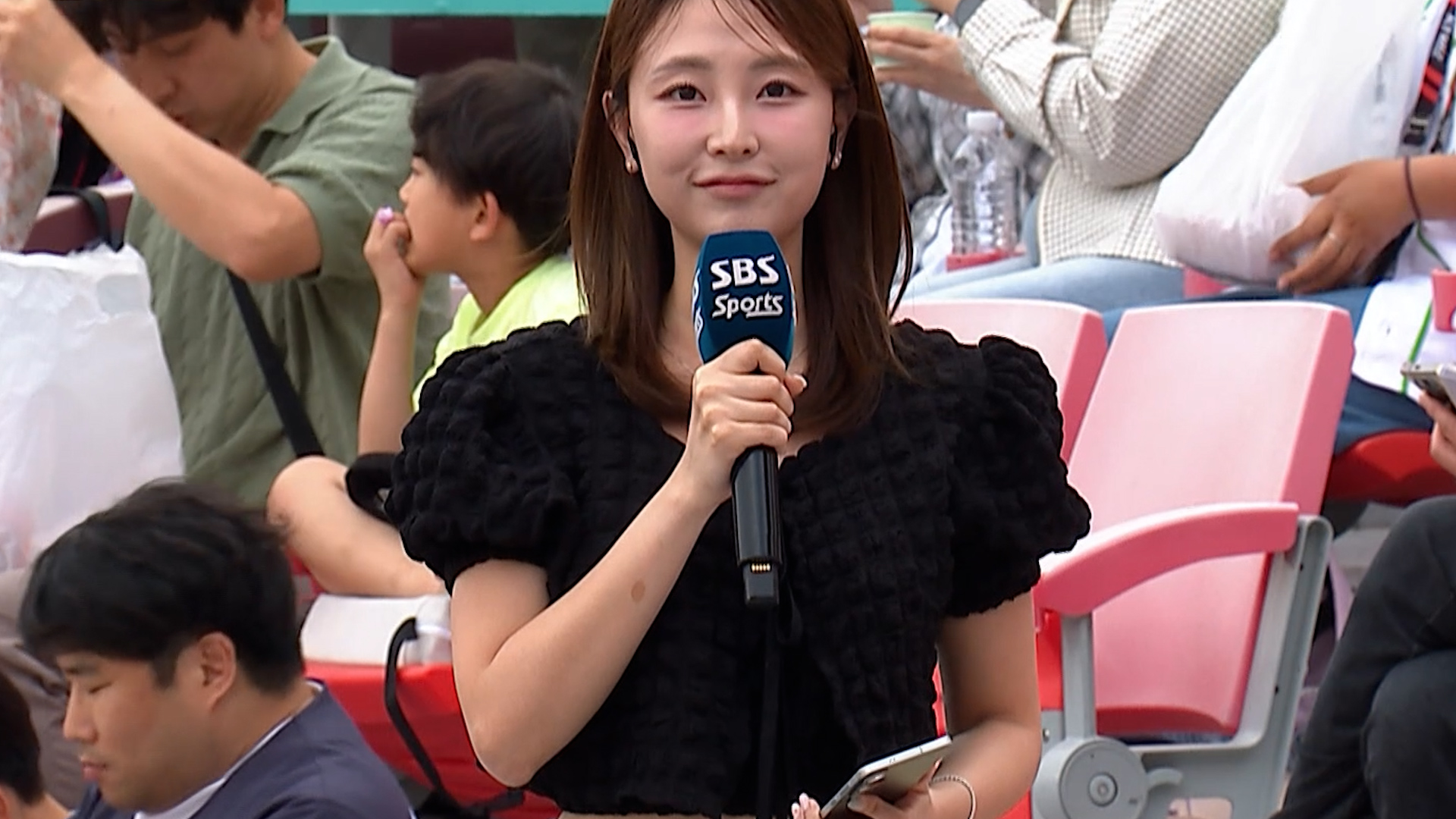 [KT] 2025/6/12 신예원 아나운서의 경기 전 현장 리포팅 | TVING