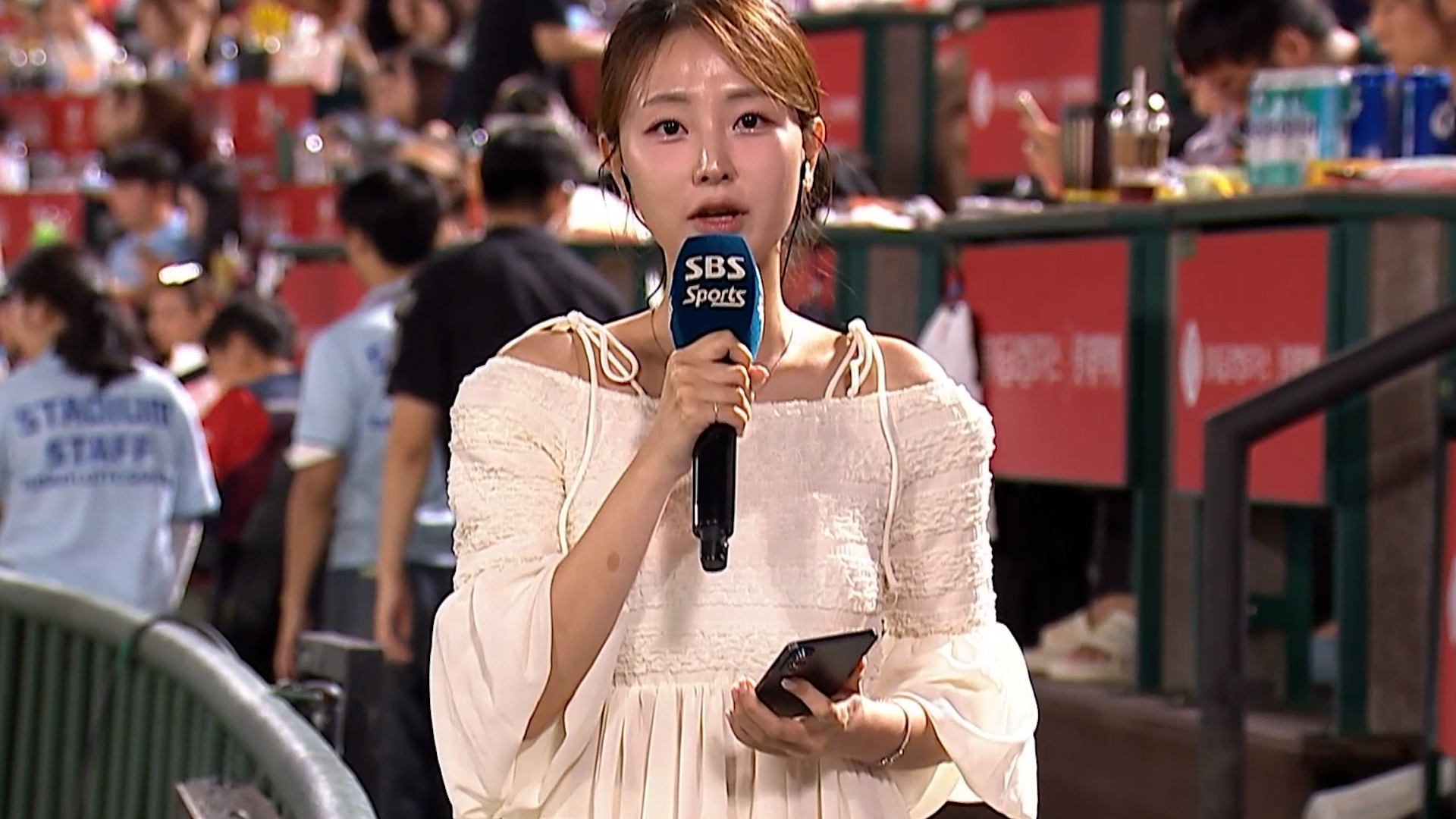 [롯데] 2025/6/18 신예원 아나운서의 경기 중간 현장 리포팅 | TVING