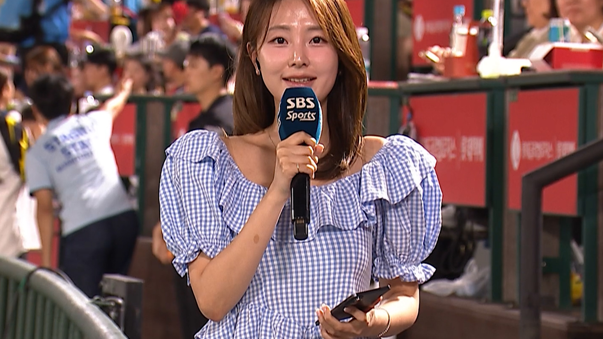 [롯데] 2025/6/19 신예원 아나운서의 경기 중간 현장 리포팅 | TVING