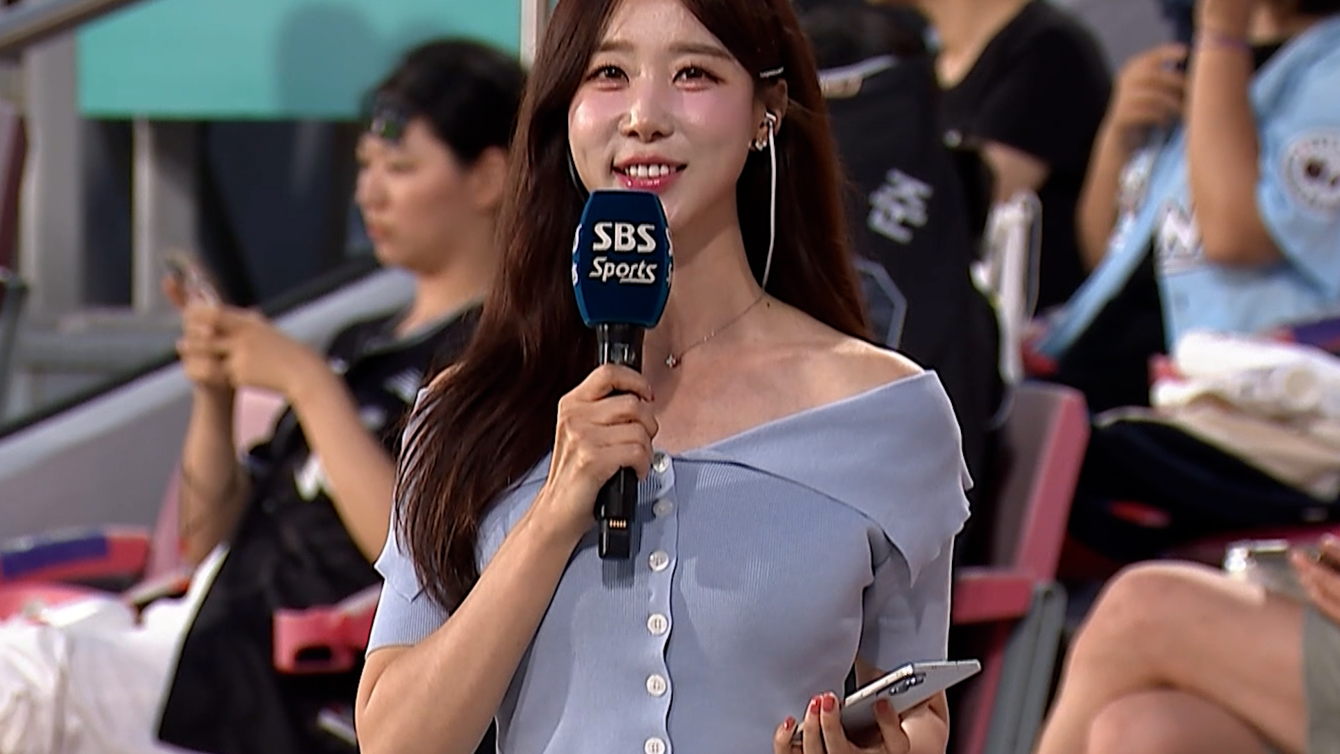 [KT] 2025/7/2 진달래 아나운서의 경기 중간 현장 리포팅 | TVING