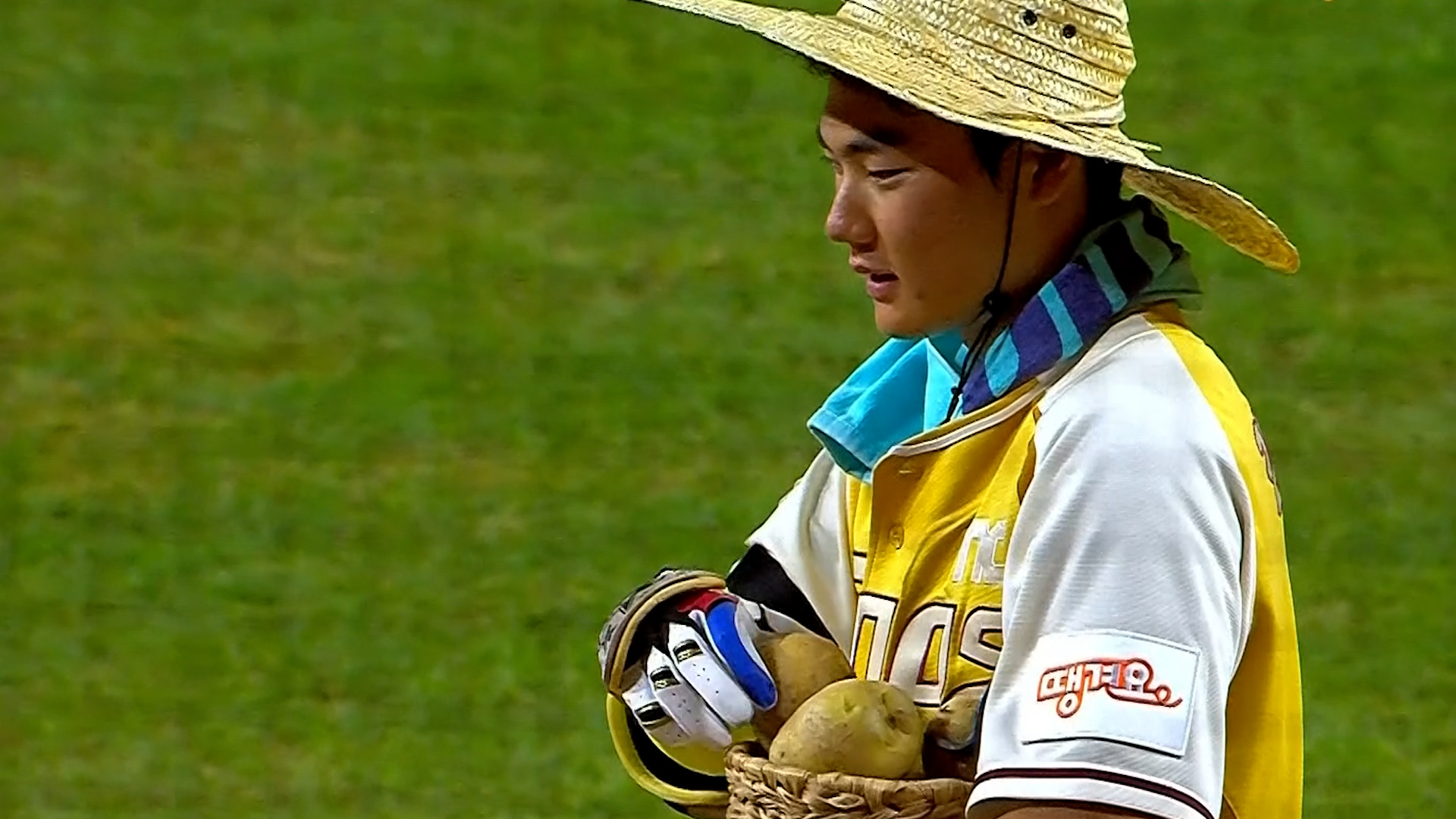 [KBO 올스타전] 2025/7/12 (나눔) 감자 캐는 '감자 농부 김주원' | TVING