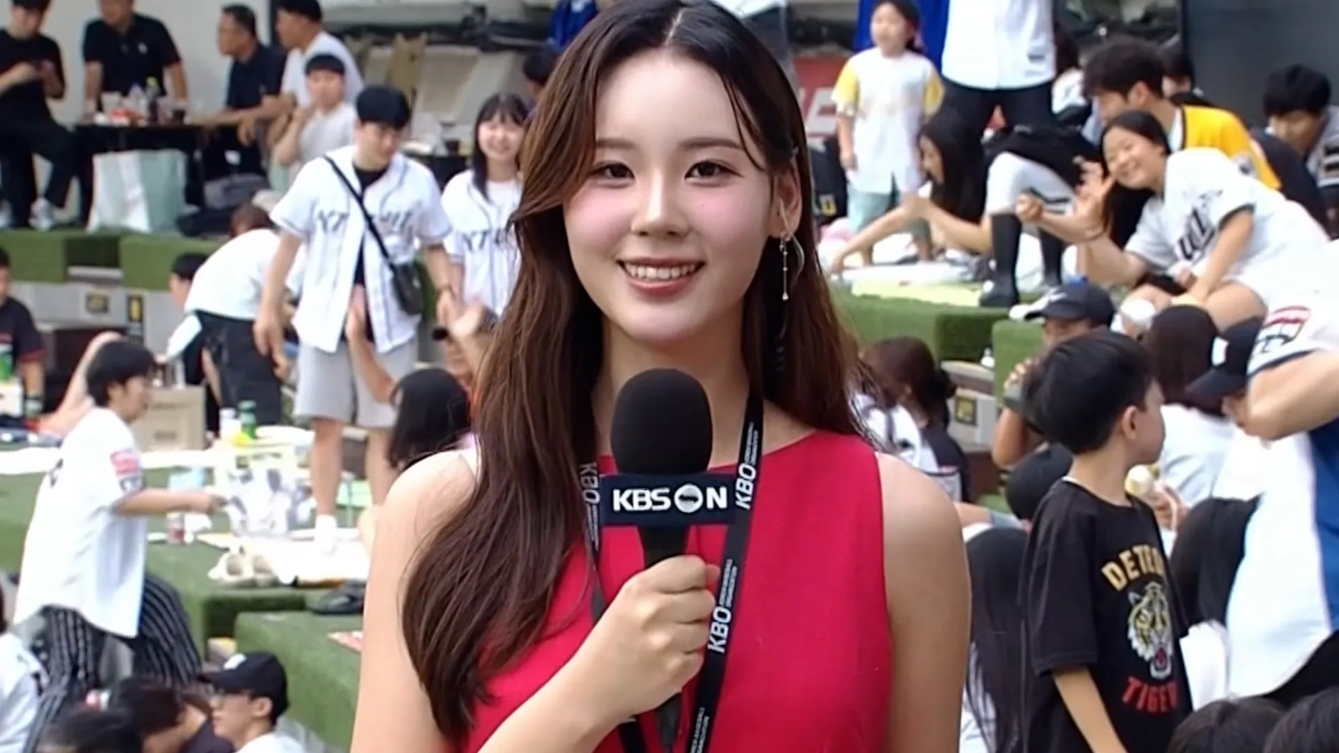 [KT] 2025/7/18 전세연 아나운서의 경기 전 현장 리포팅 | TVING