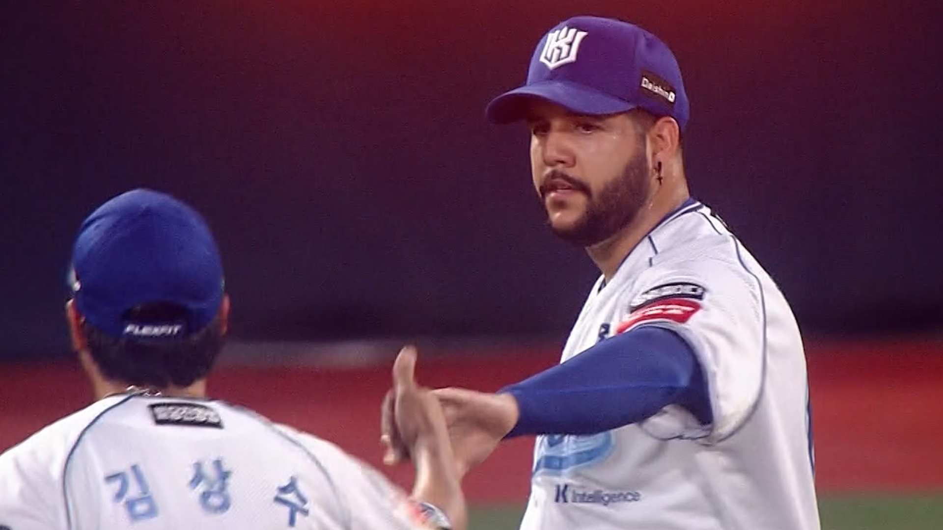 [KT] 2025/7/25 '만루 위기' 수비의 도움으로 실점 없이 넘어가는 헤이수스 | TVING