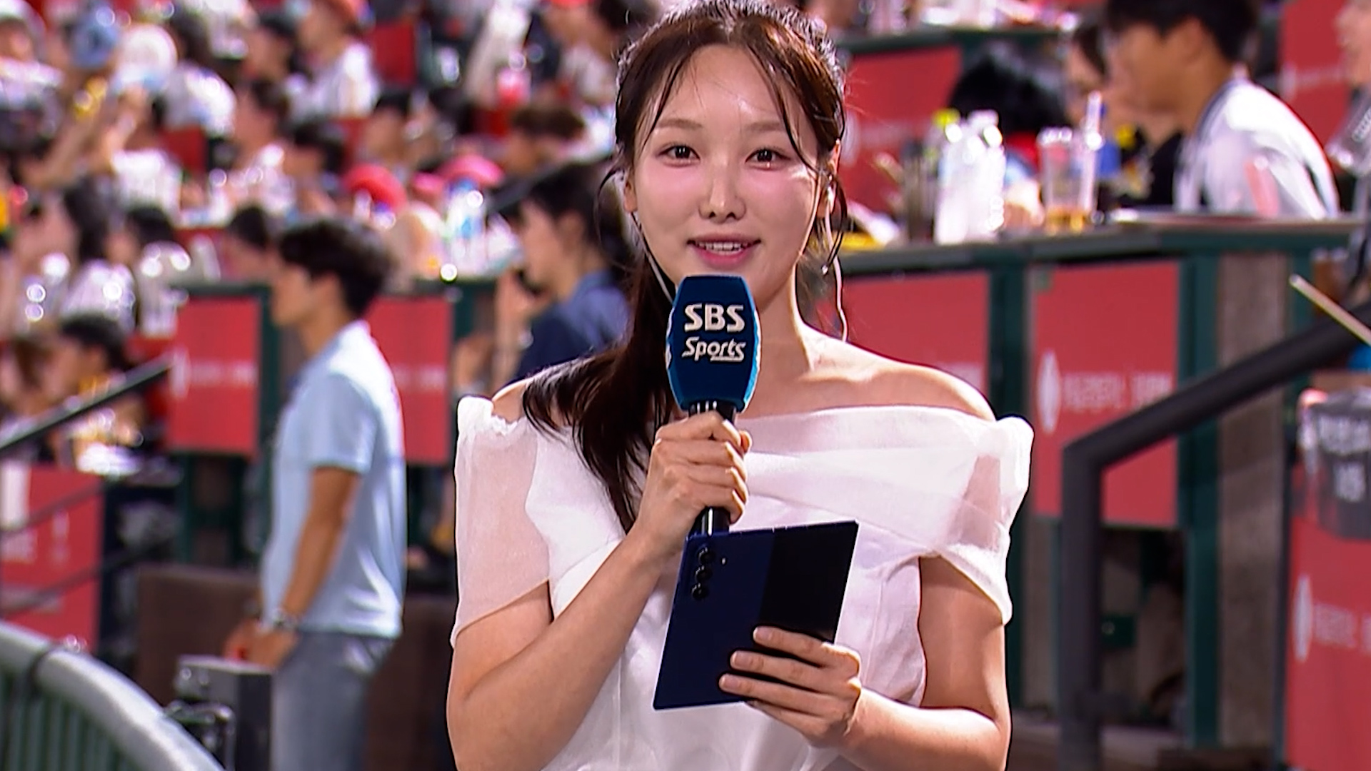 [롯데] 2025/7/27 김세연 아나운서의 경기 중간 현장 리포팅 | TVING