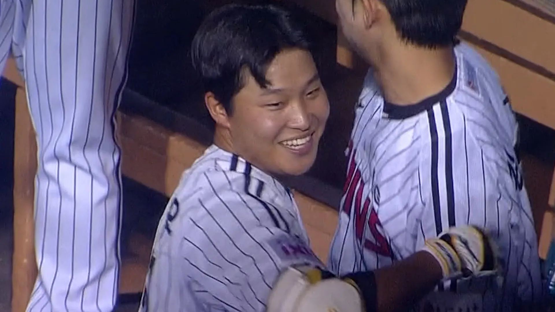 [LG] 2025/7/30 '좋은 수비 후 좋은 타격' 박관우의 도망가는 투런포! | TVING