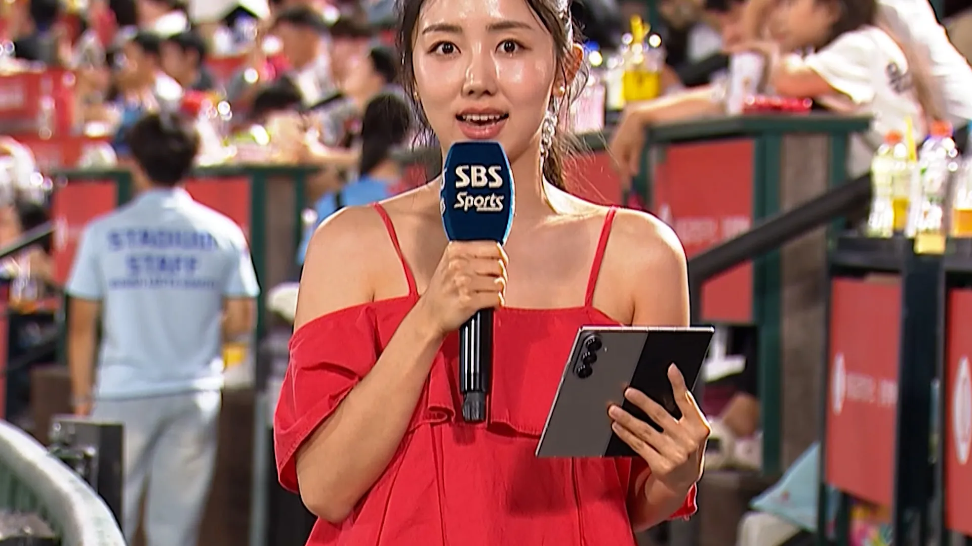 [롯데] 2025/7/30 전채현 아나운서의 경기 중간 현장 리포팅 | TVING