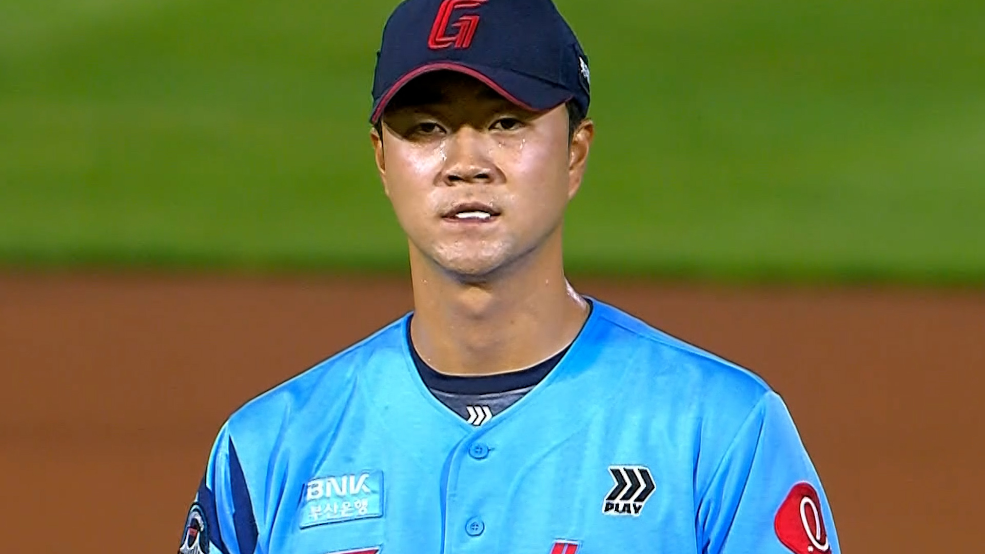 [롯데] 2025/8/8 '158km 패스트볼' 강력한 구위로 이닝을 마무리하는 윤성빈 | TVING