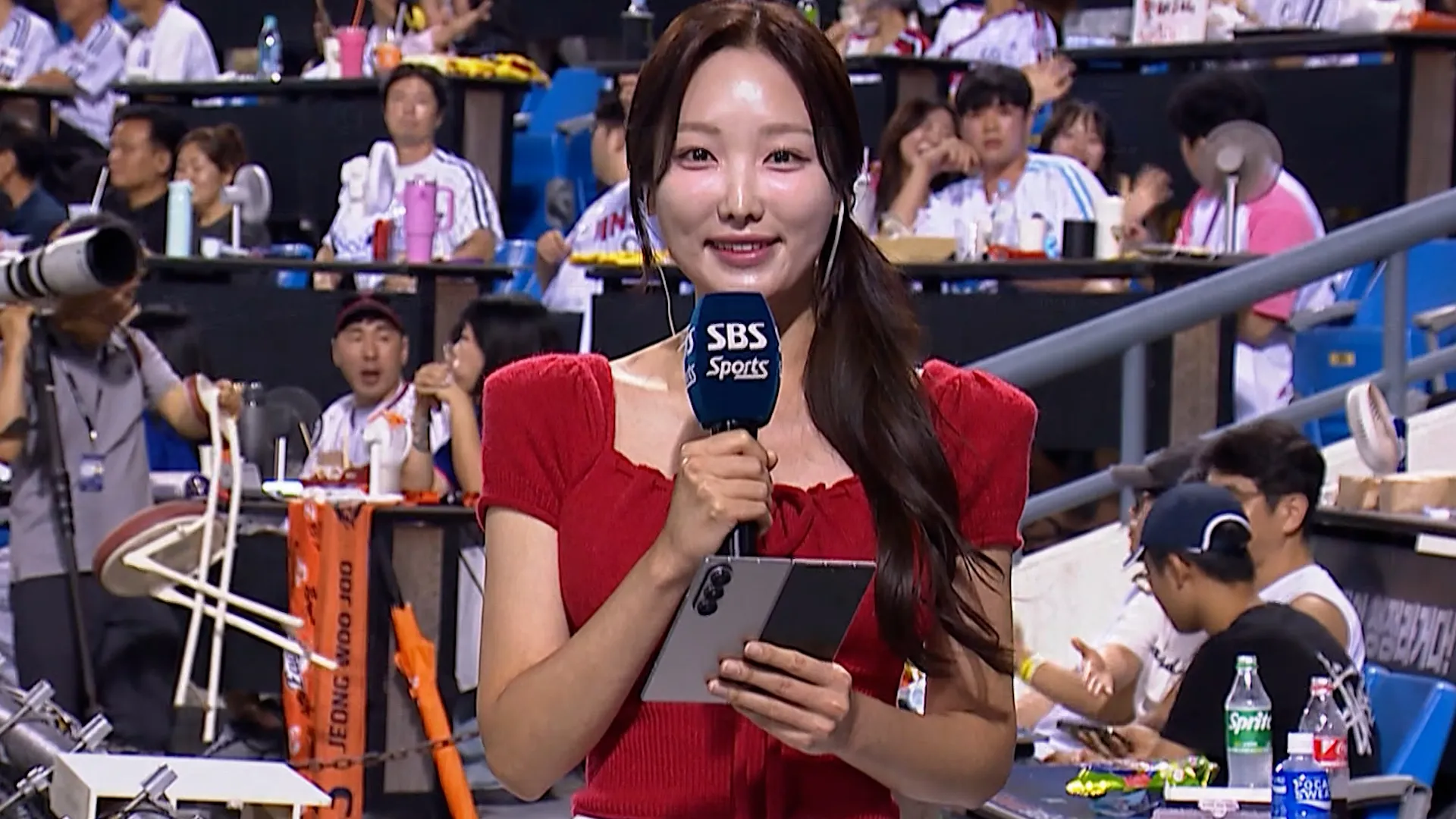 [LG] 2025/8/9 김세연 아나운서의 경기 중간 현장 리포팅 | TVING