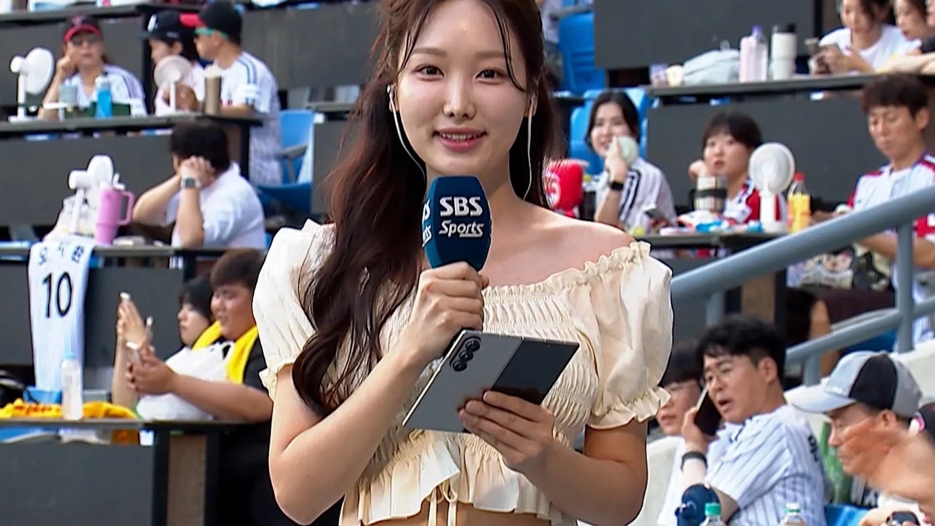 [LG] 2025/8/10 김세연 아나운서의 경기 전 현장 리포팅 | TVING