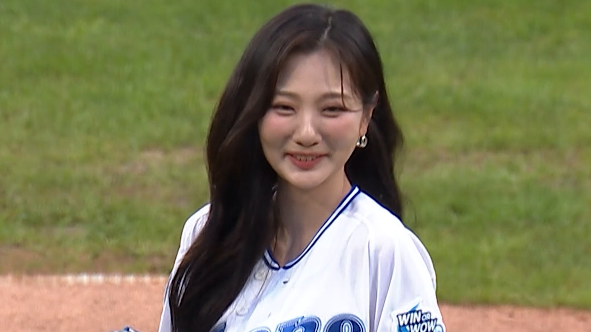 [삼성] 2025/8/14 시구 - 볼빨간사춘기 안지영 | TVING