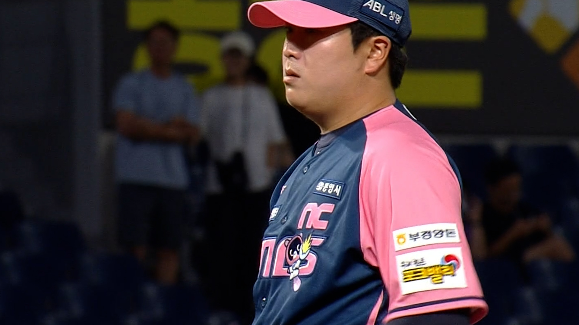 [NC] 2025/9/7 더블플레이 유도하며 1사 만루 위기를 막아내는 손주환! | TVING