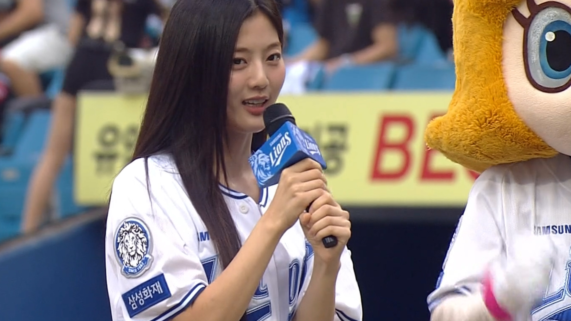 [삼성] 2025/9/13 시구 - 배우 신은수 | TVING