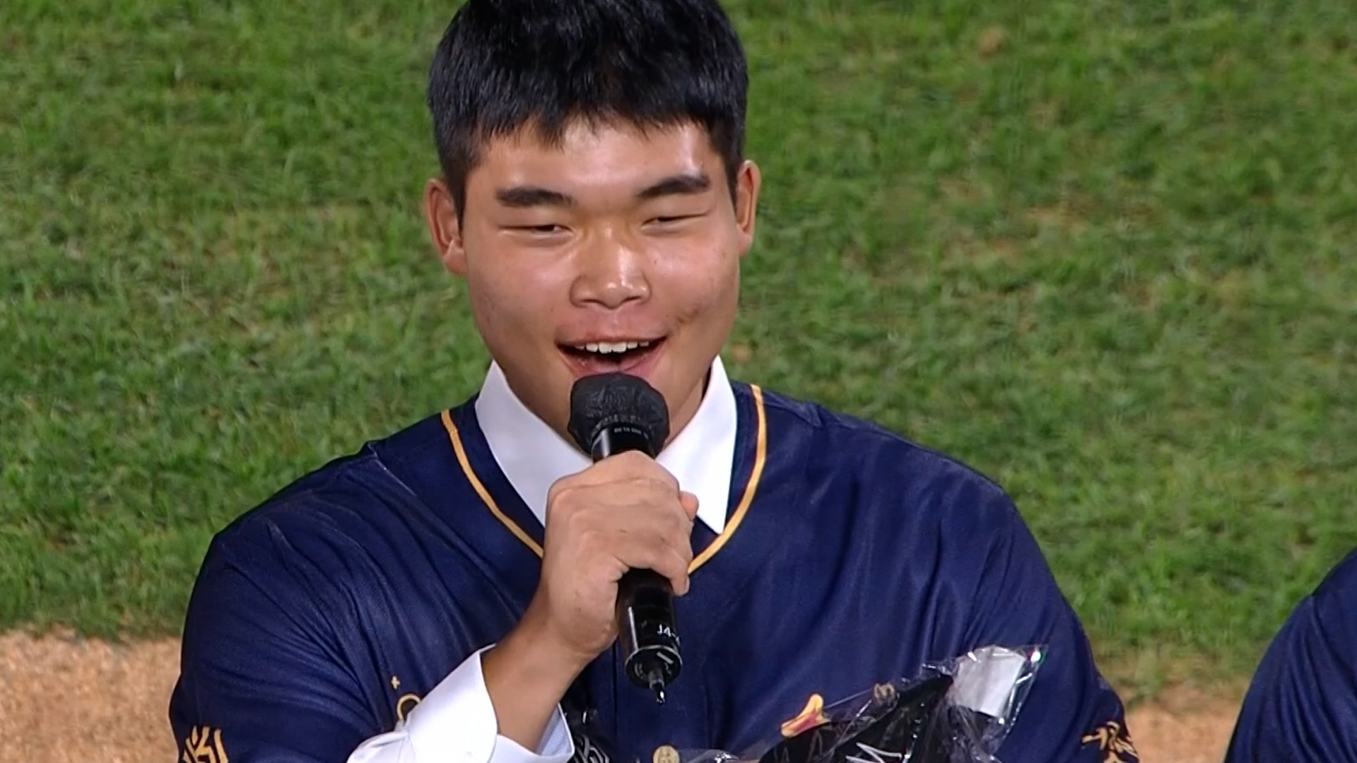 [KT] 2025/9/23 2026 KBO 신인 드래프트 KT 위즈 신인 선수들의 인사 | TVING